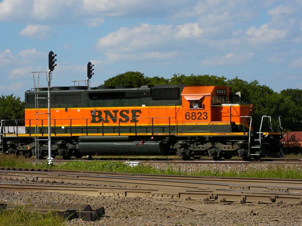 BNSF 6823